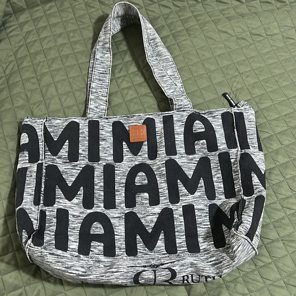 Robin Ruth | Bags | Robin Ruth Miami City Zippered Tote Gray Black ...
